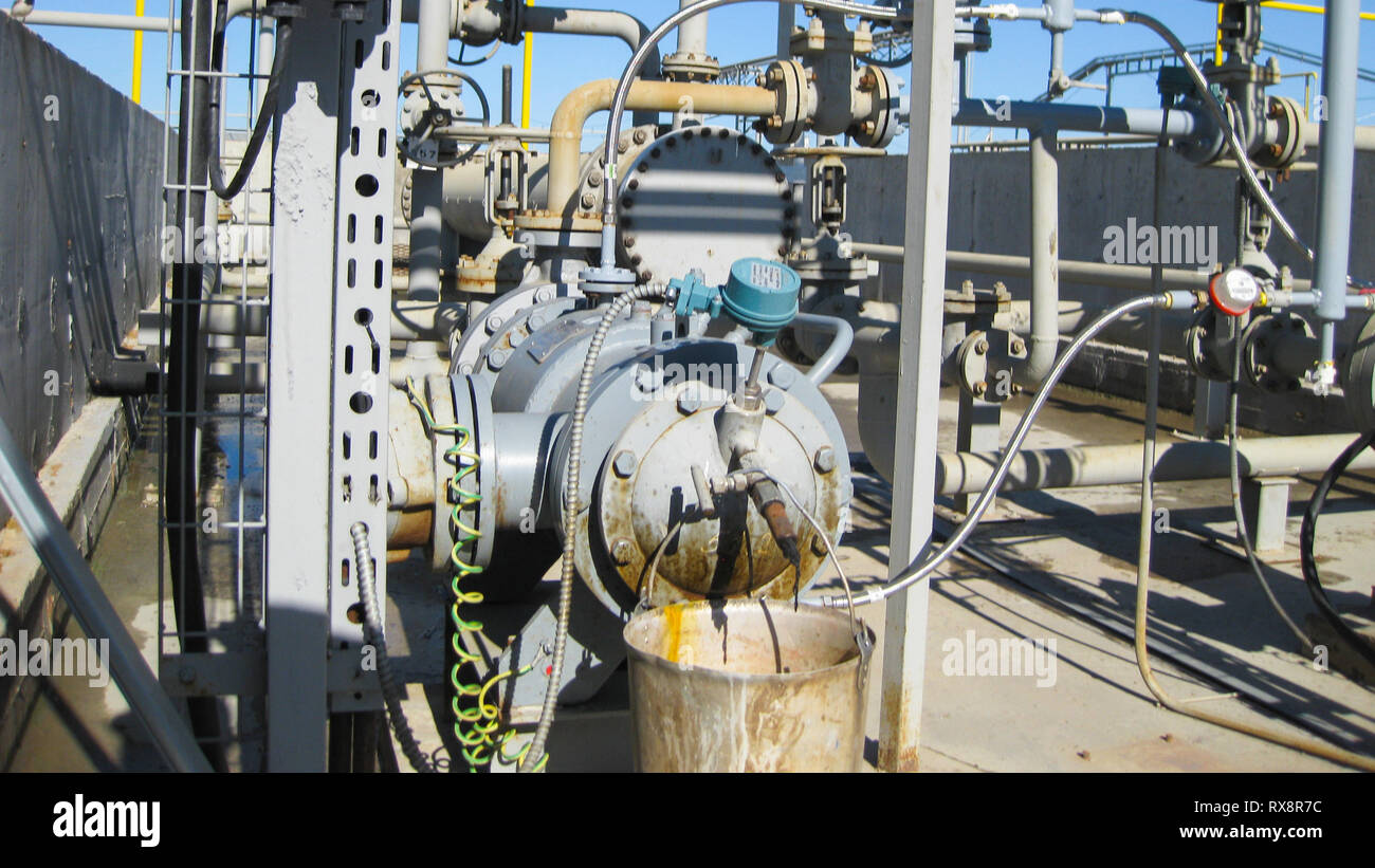 Oil refinery. Equipment for primary oil refining Stock Photo - Alamy