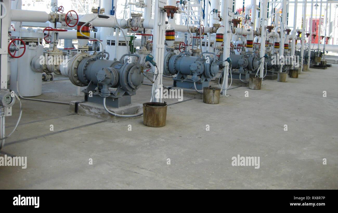 Oil refinery. Equipment for primary oil refining Stock Photo - Alamy