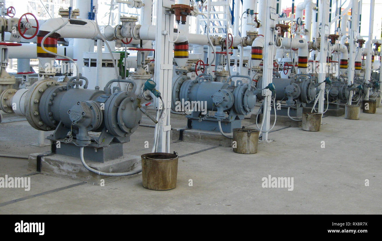 Oil refinery. Equipment for primary oil refining Stock Photo - Alamy