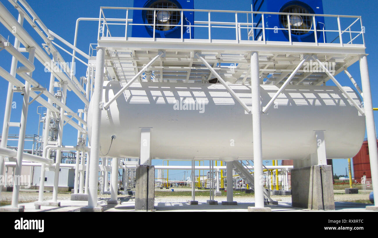 Oil refinery. Equipment for primary oil refining Stock Photo - Alamy