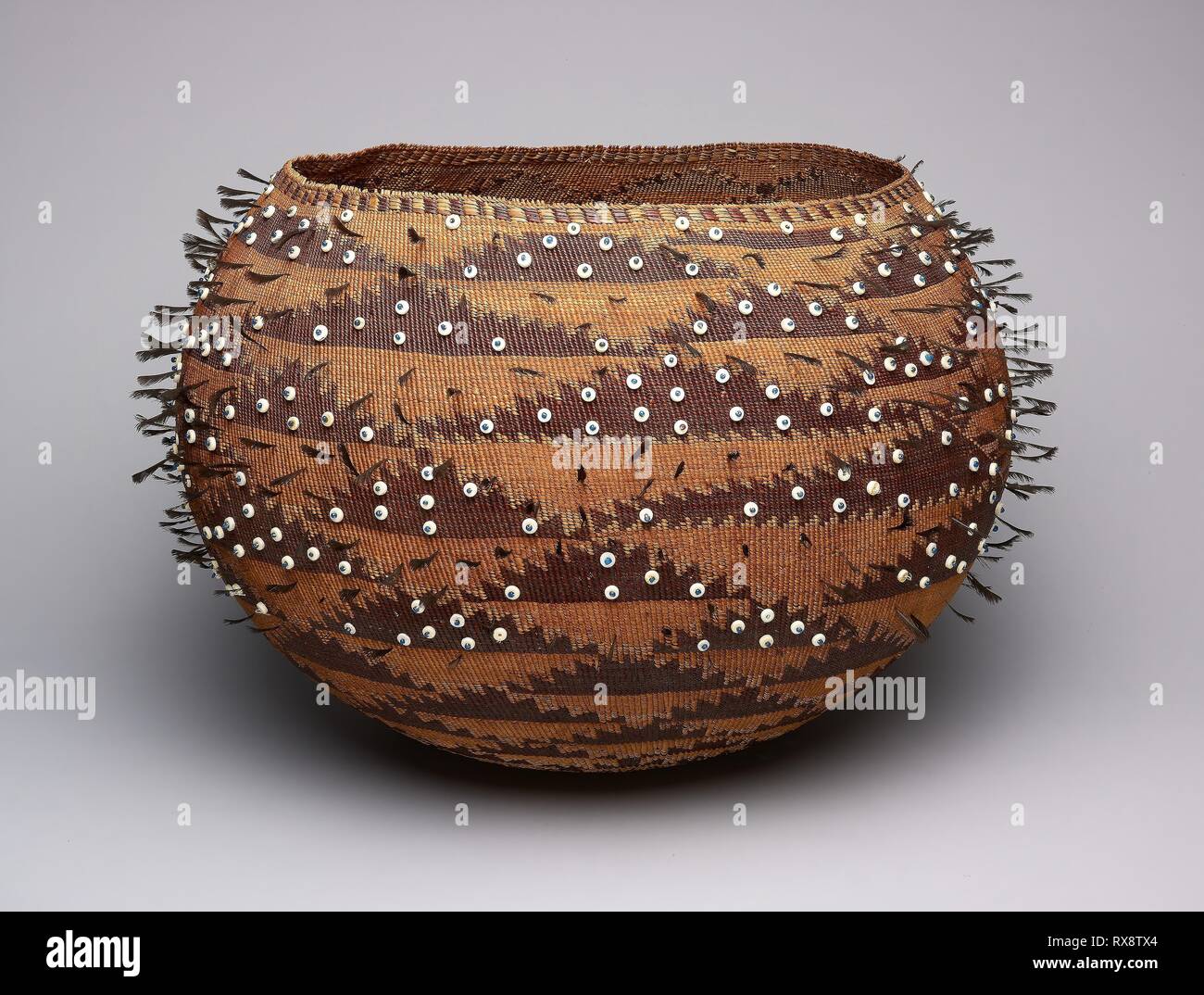 Native american shell beads hi-res stock photography and images - Alamy