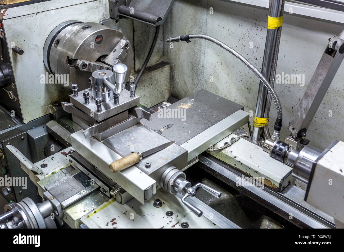 Manufacturing metal processing CNC professional lathe machine spindle ...