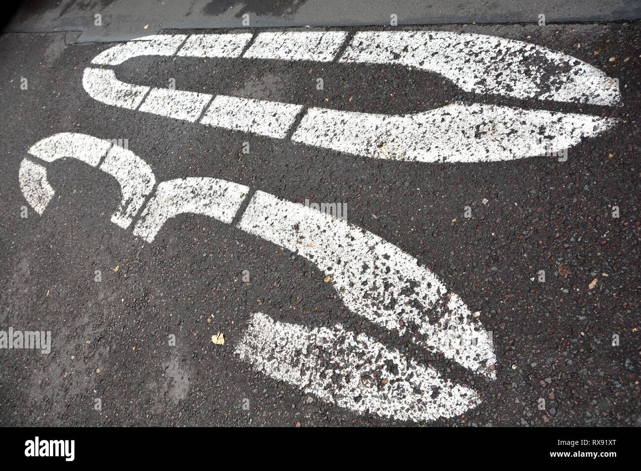 Limit marking hi-res stock photography and images - Alamy