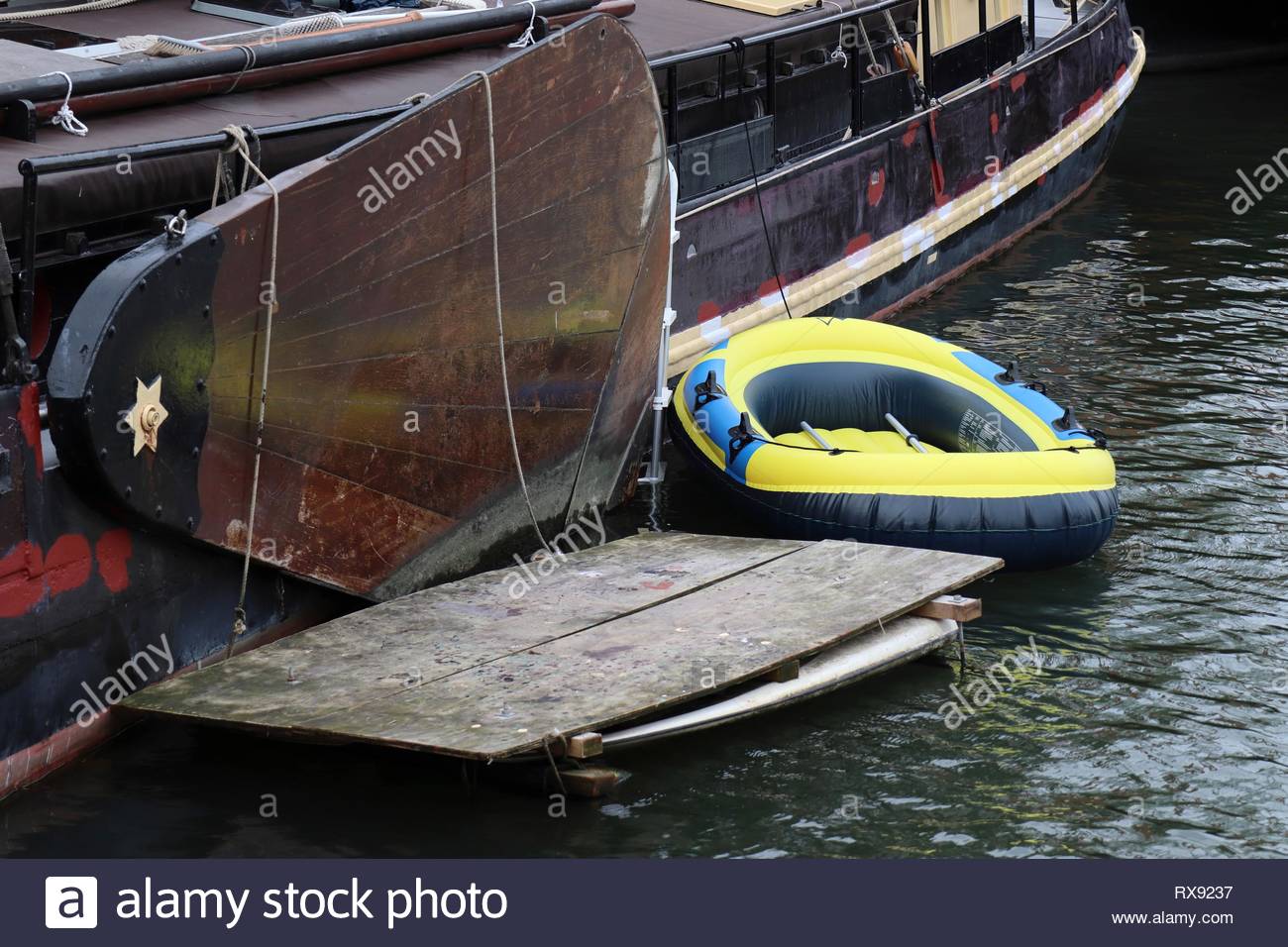 Rubber Boat Stock Photos & Rubber Boat Stock Images - Alamy