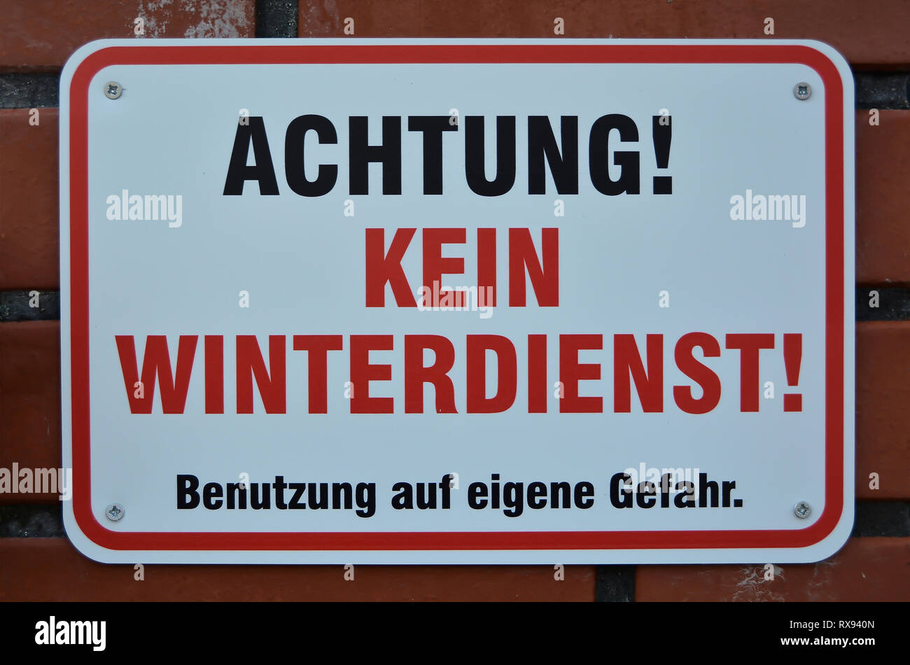 No winter maintenance sign hi-res stock photography and images - Alamy
