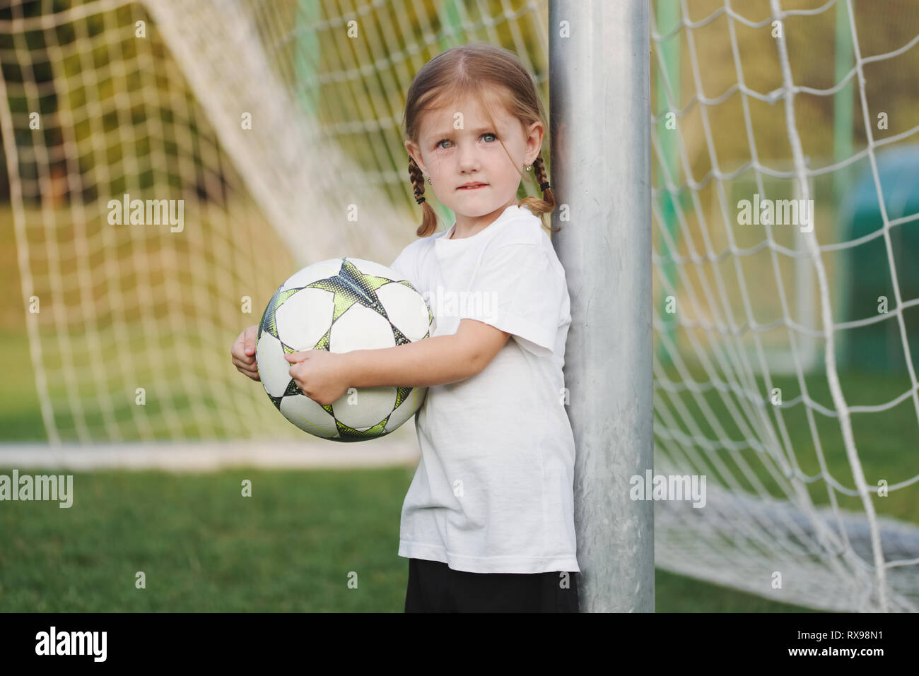 Football girl hi-res stock photography and images - Alamy