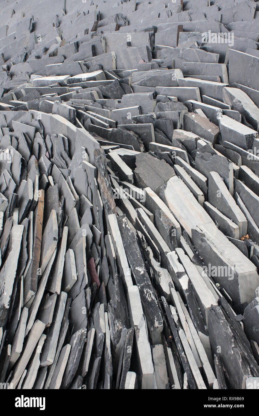 pieces of slates lying upon another - pattern Stock Photo - Alamy
