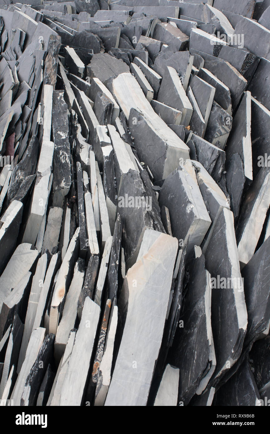 pieces of slates lying upon another - pattern Stock Photo - Alamy
