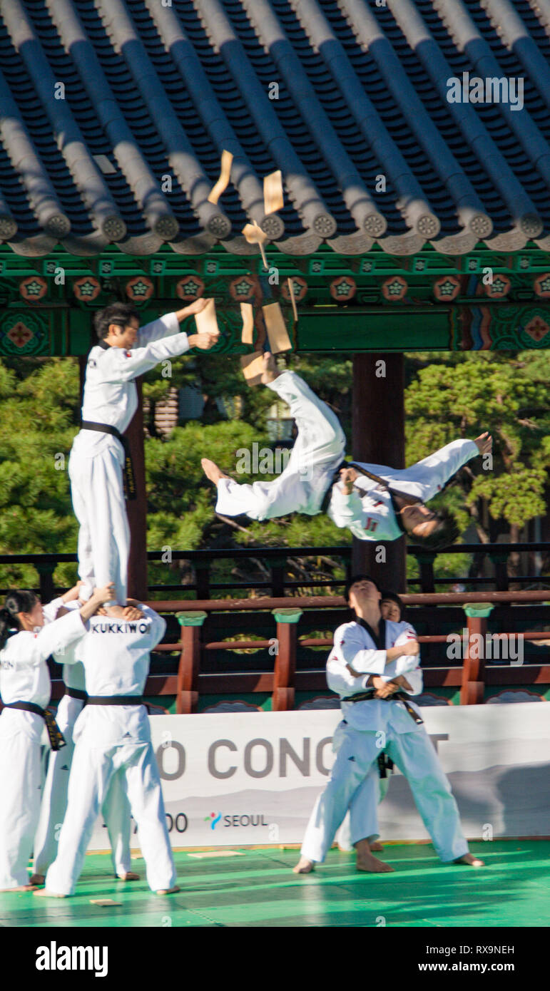 Seoul, South Korea, October 2012: Traditional Taekwondo Demonstration Performance in Namsangol ...