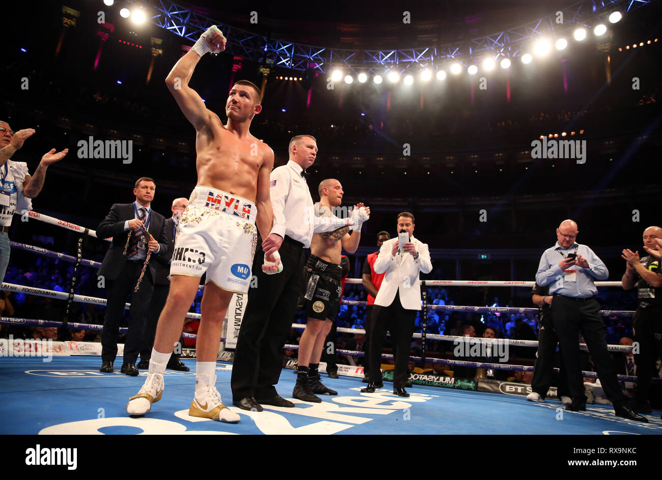 Royal albert hall boxing hi-res stock photography and images - Alamy