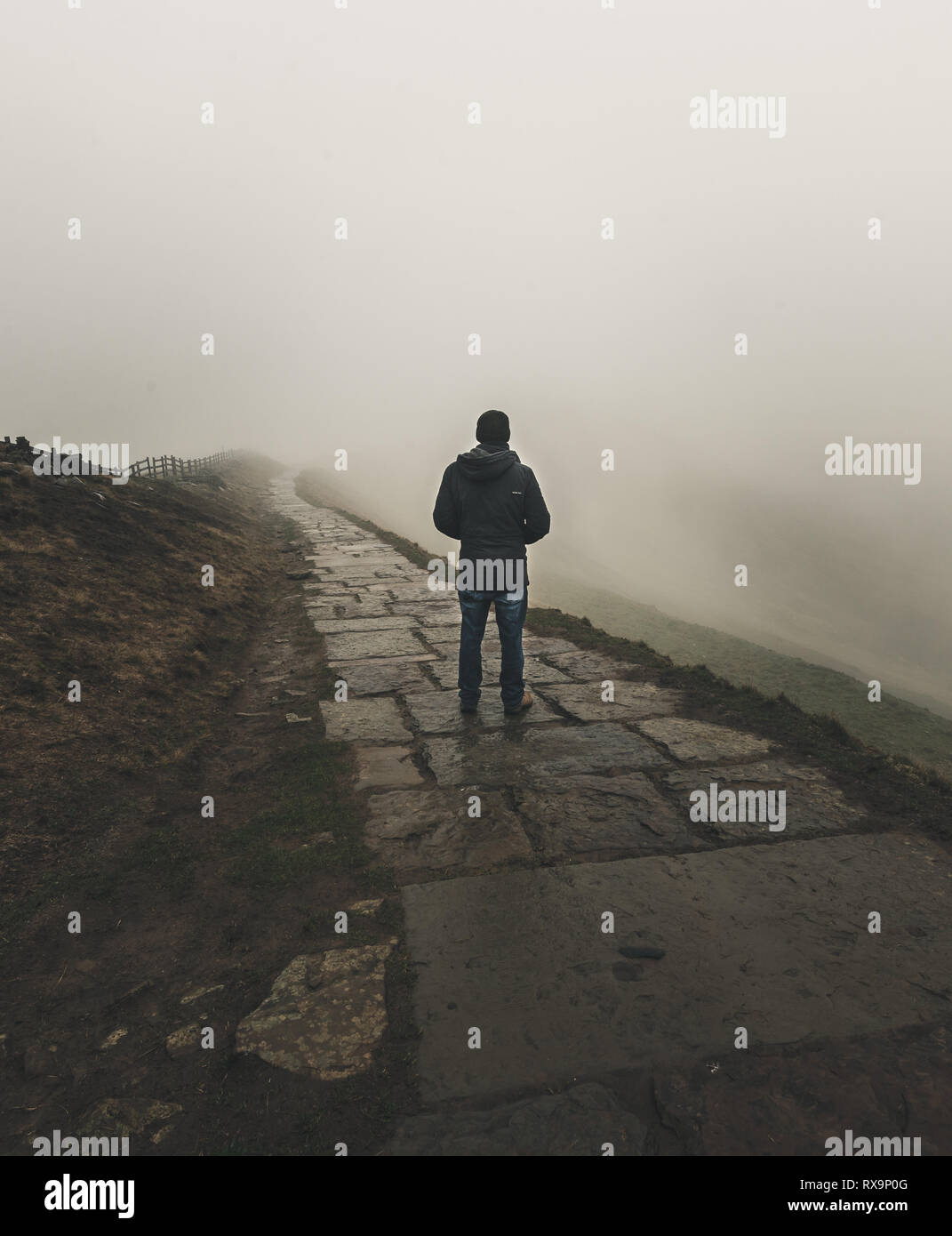 A lone figure hi-res stock photography and images - Alamy