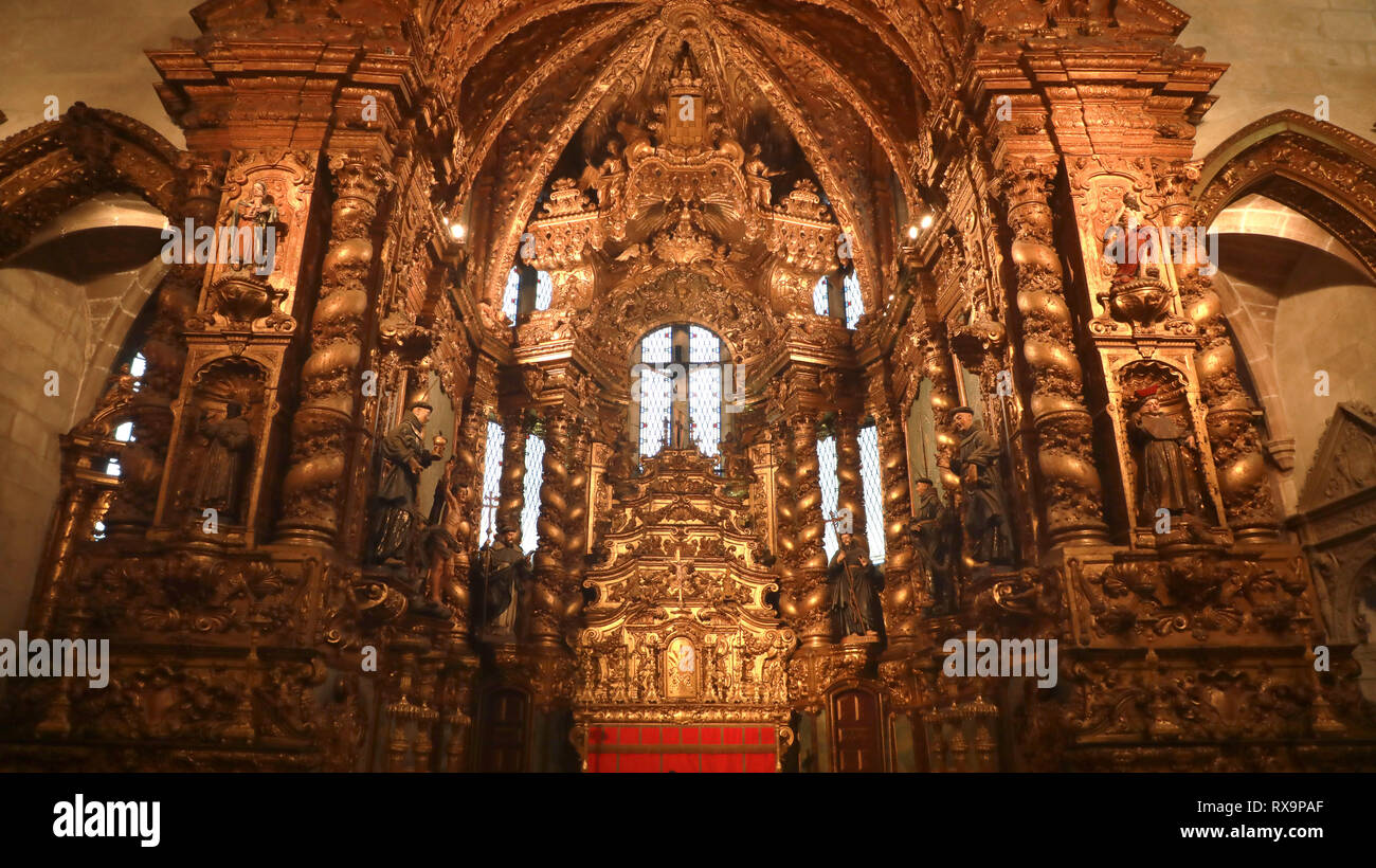 PORTO, PORTUGAL - JANUARY 31, 2019: interior of gothic church of Saint ...