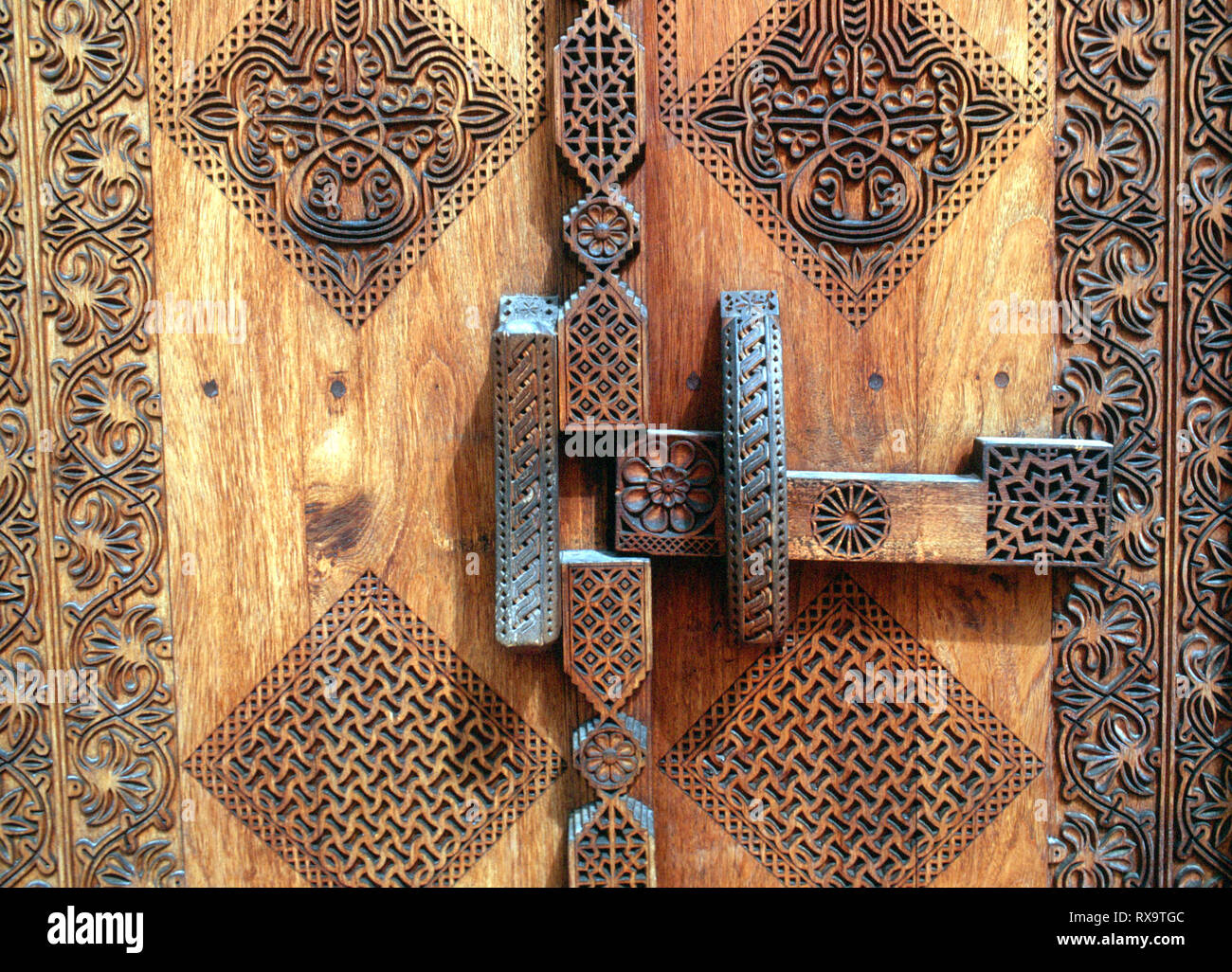 Traditional door bolt, Bahrain, 1974 Stock Photo - Alamy