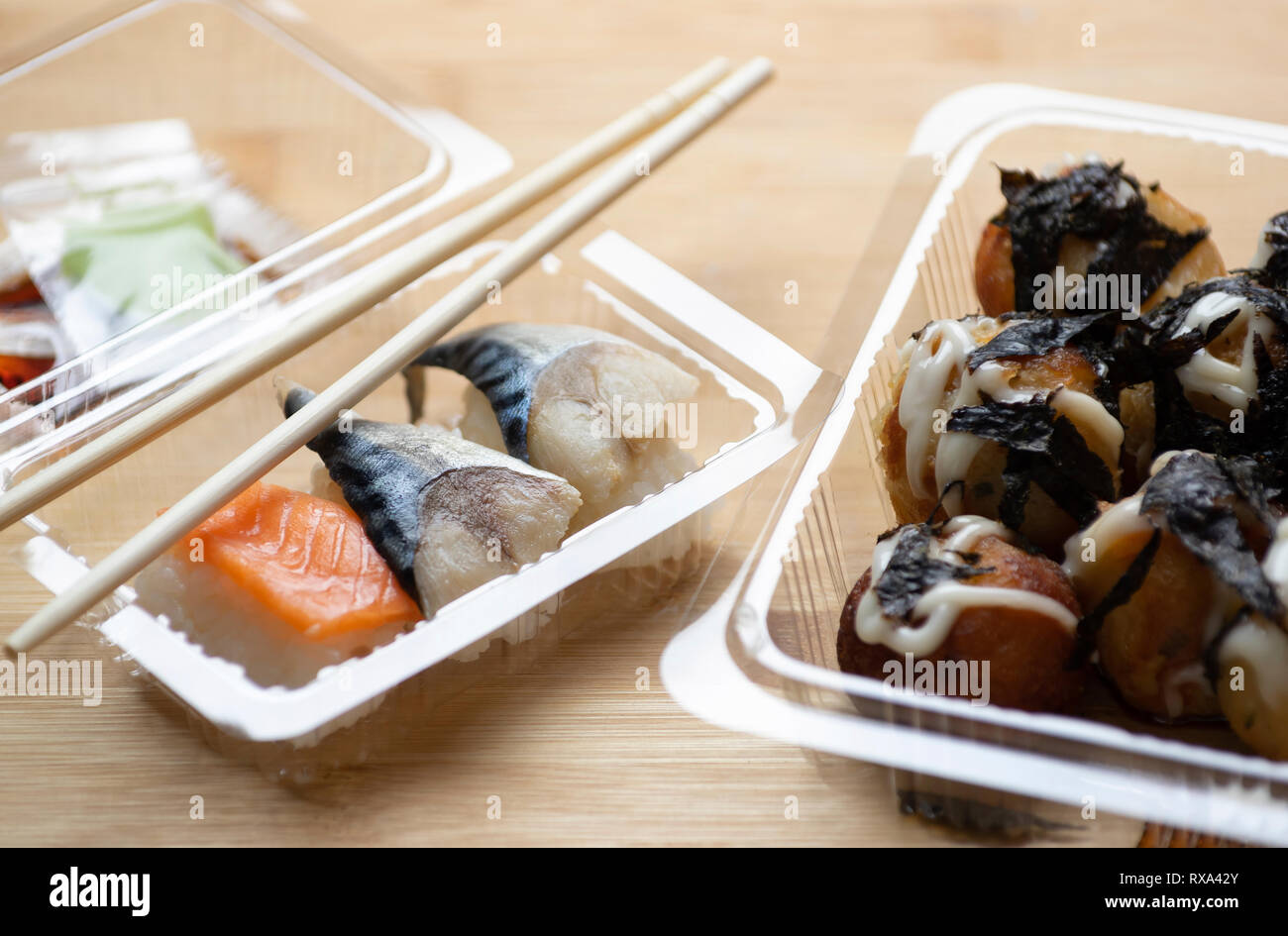 Plastic food containers hi-res stock photography and images - Alamy