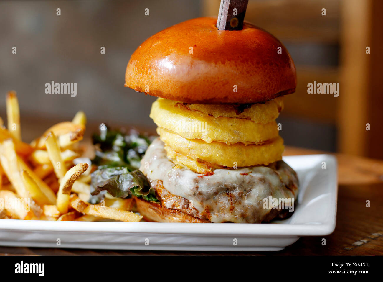 Burger fries in plate hi-res stock photography and images - Alamy