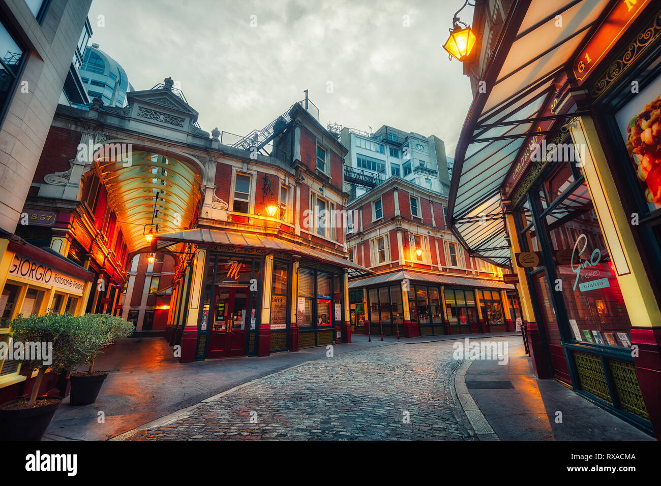 London street hdr hi-res stock photography and images - Alamy