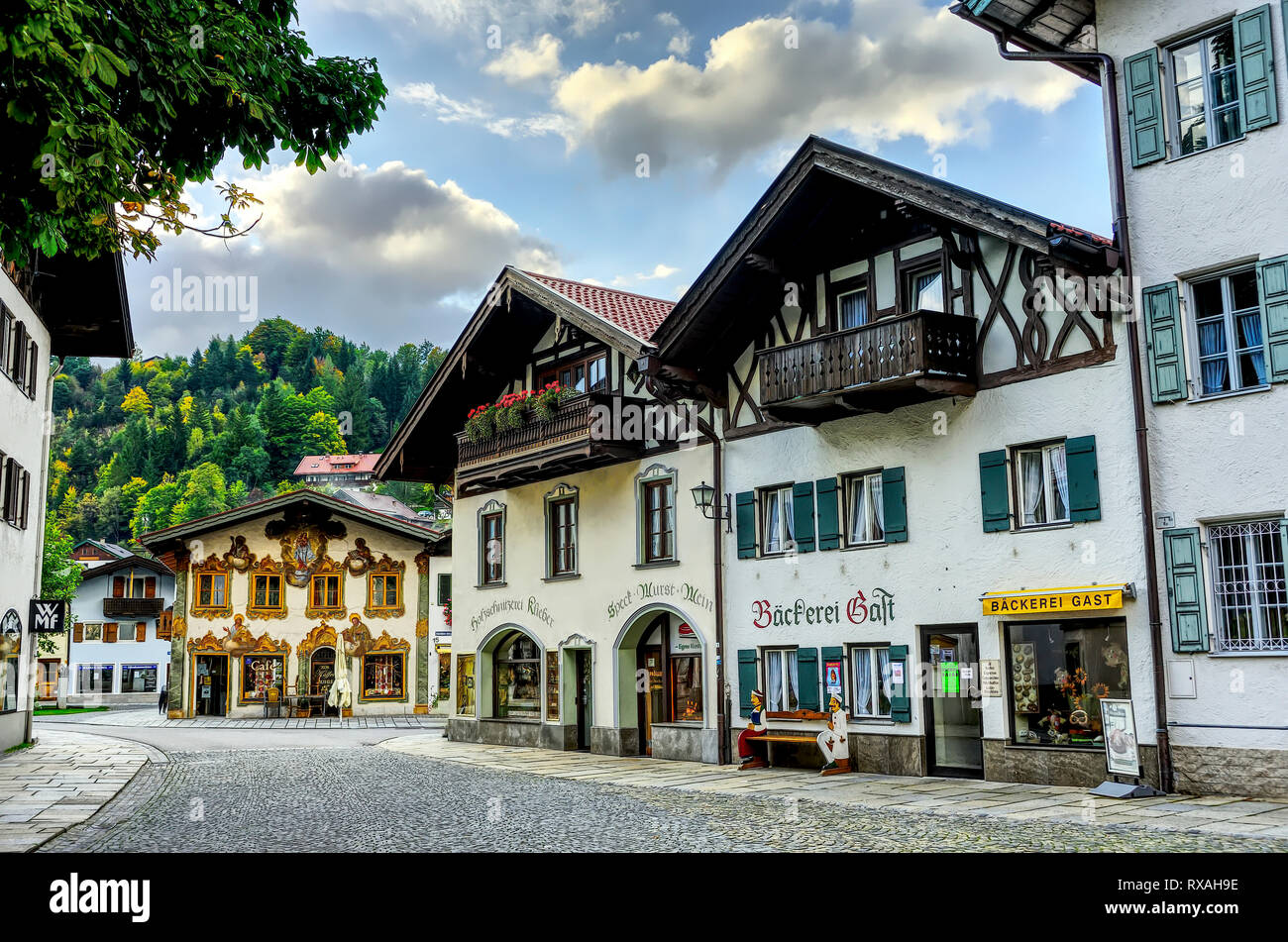 Store fronts hi-res stock photography and images - Alamy