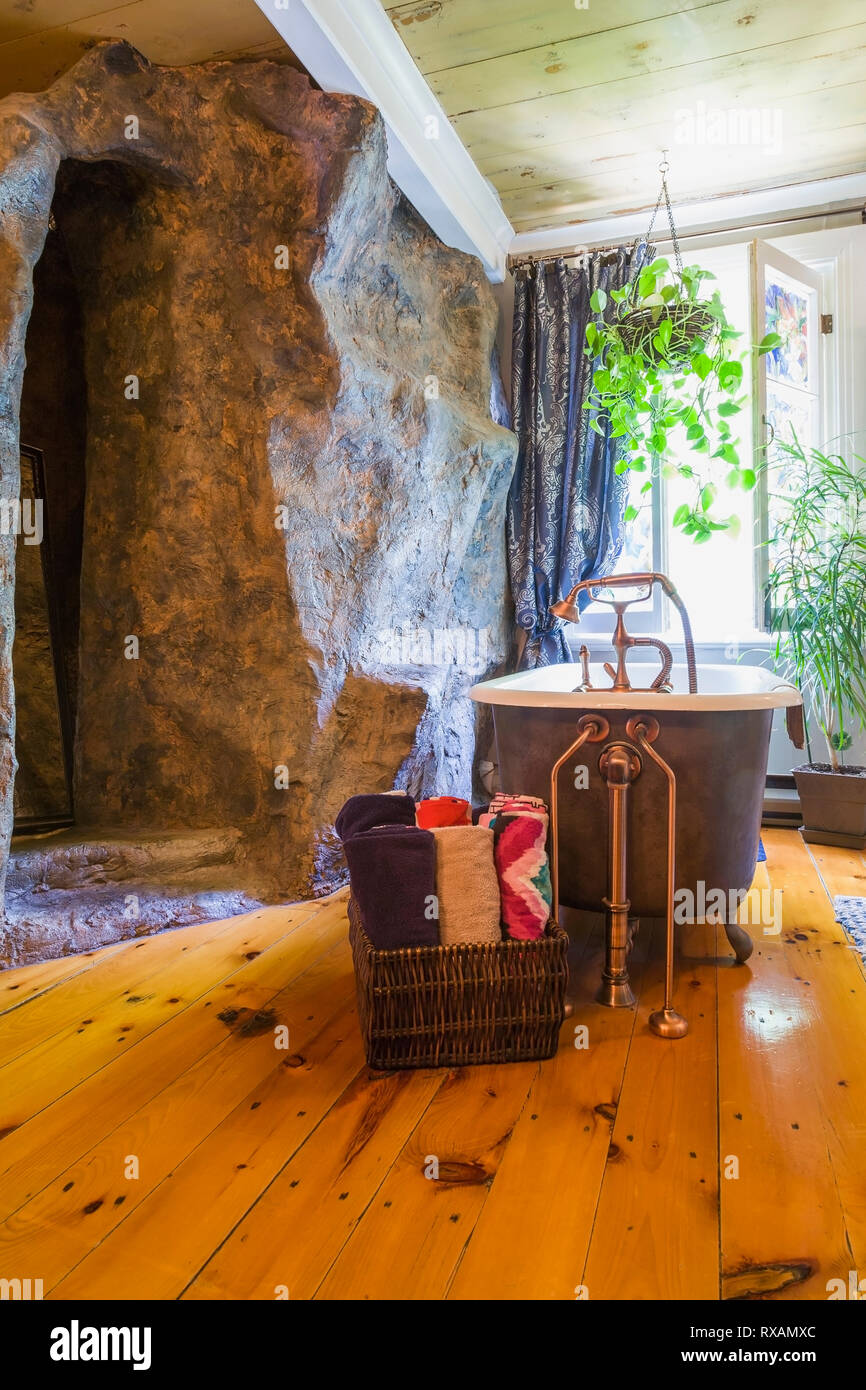 Old Shower Curtain Stock Photos & Old Shower Curtain Stock Images - Alamy