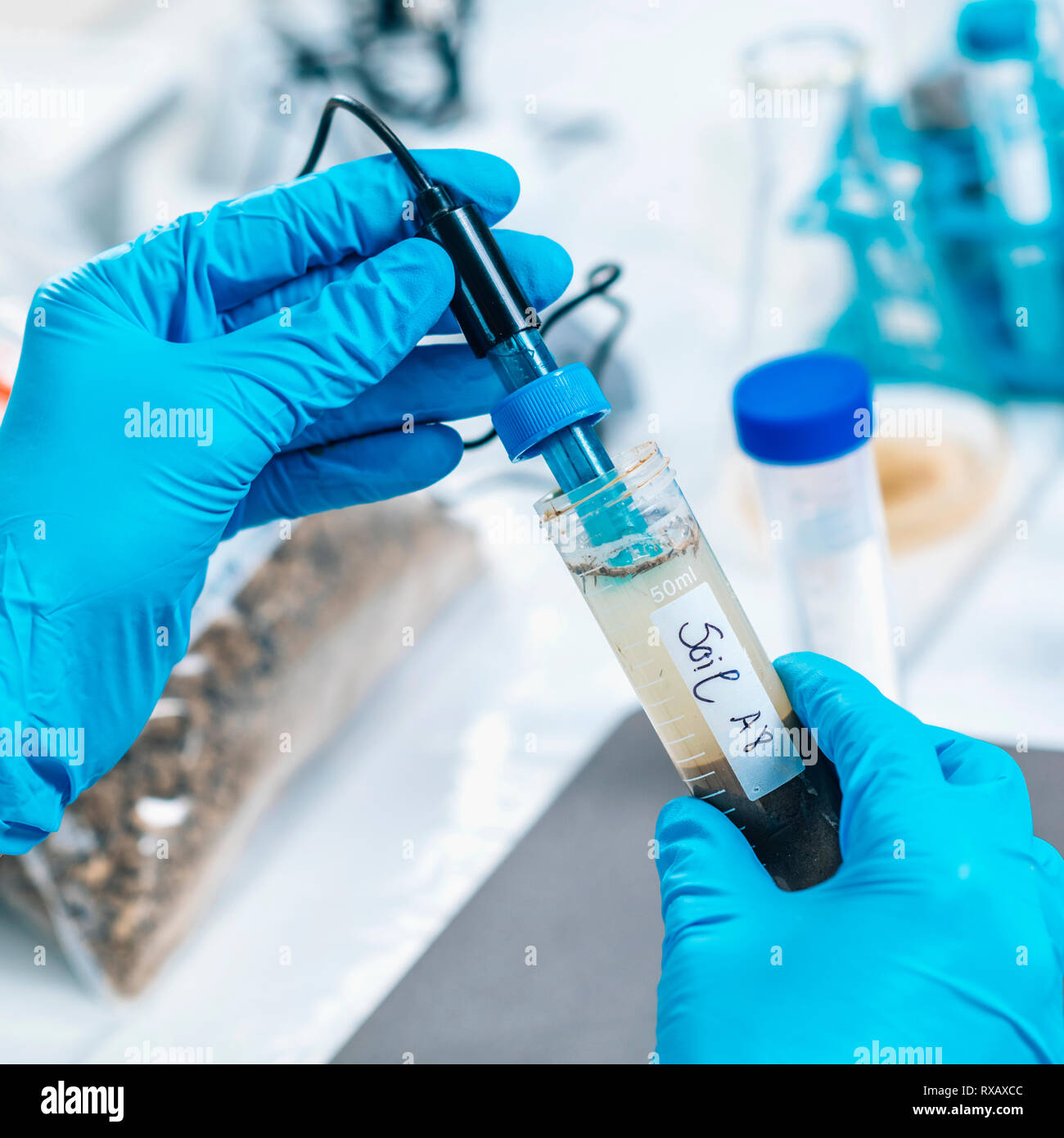 Soil acidity testing hi-res stock photography and images - Alamy