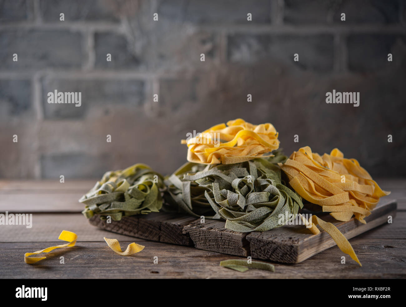 Different types pasta noodles hi-res stock photography and images - Alamy
