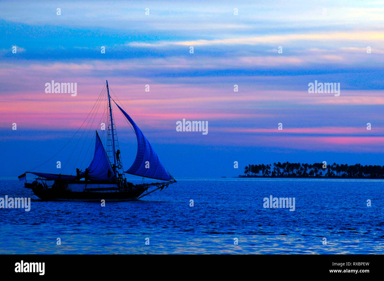 Fish boat hi-res stock photography and images - Alamy