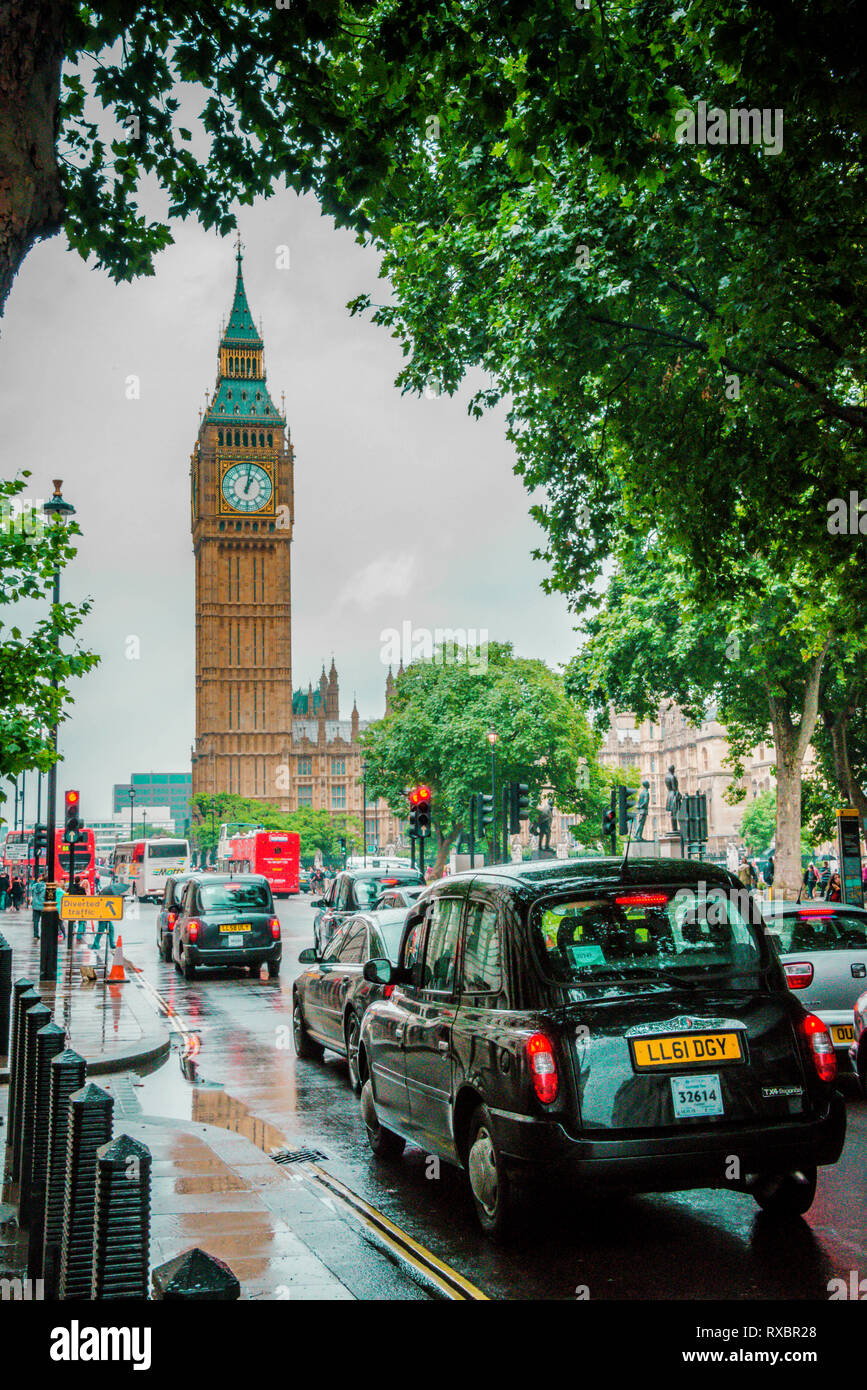 Rainy day in London, England, United Kingdom Stock Photo - Alamy