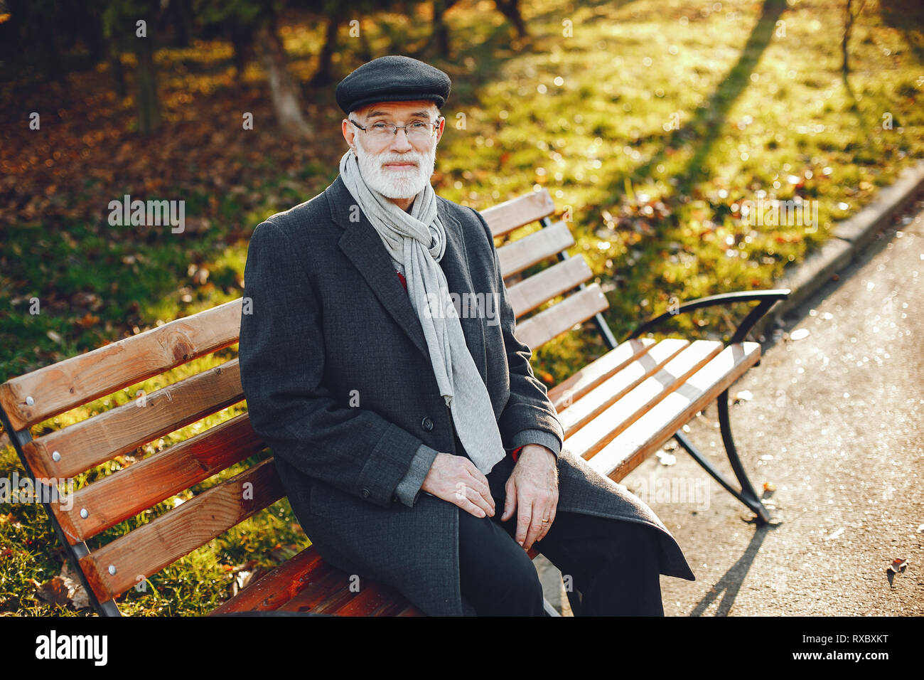 Elegant old man hi-res stock photography and images - Alamy