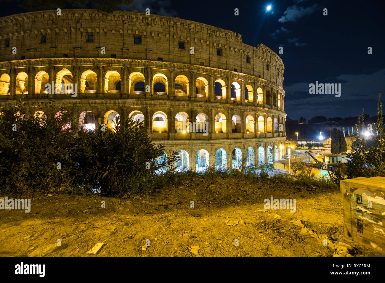 The Colosseum, the world famous landmark in Rome Stock Photo - Alamy