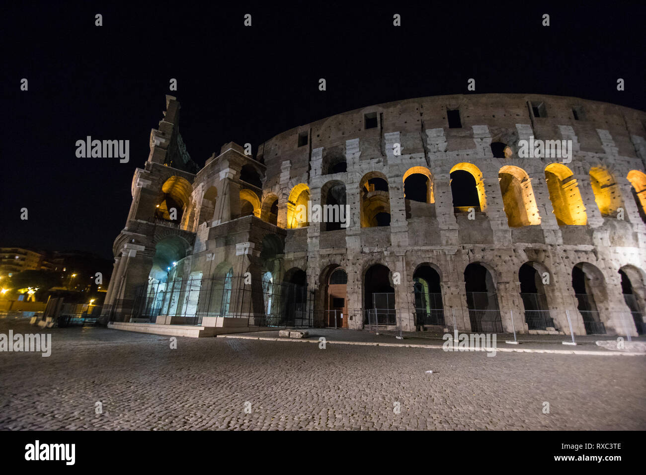The Colosseum, the world famous landmark in Rome Stock Photo - Alamy