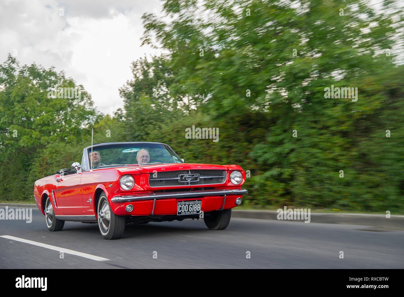 Ford mustang 1964 convertible hi-res stock photography and images - Alamy