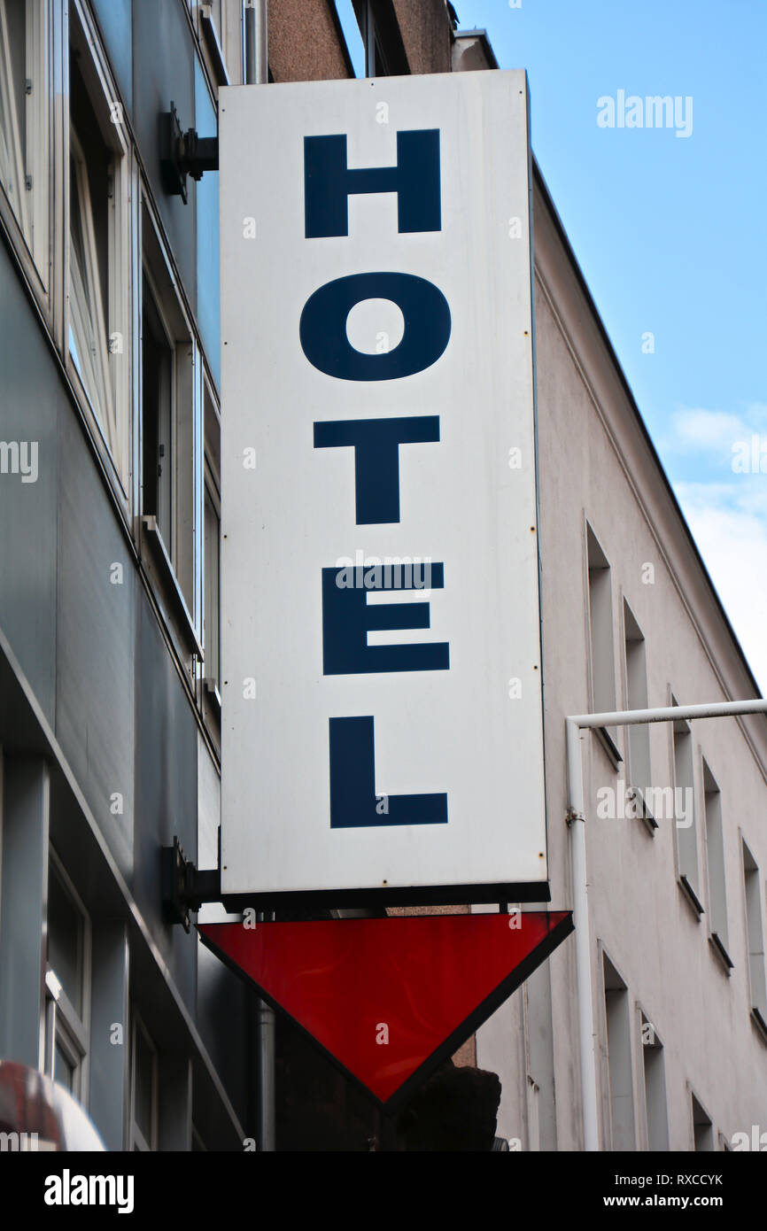 Hotel sign in big letters hi-res stock photography and images - Alamy