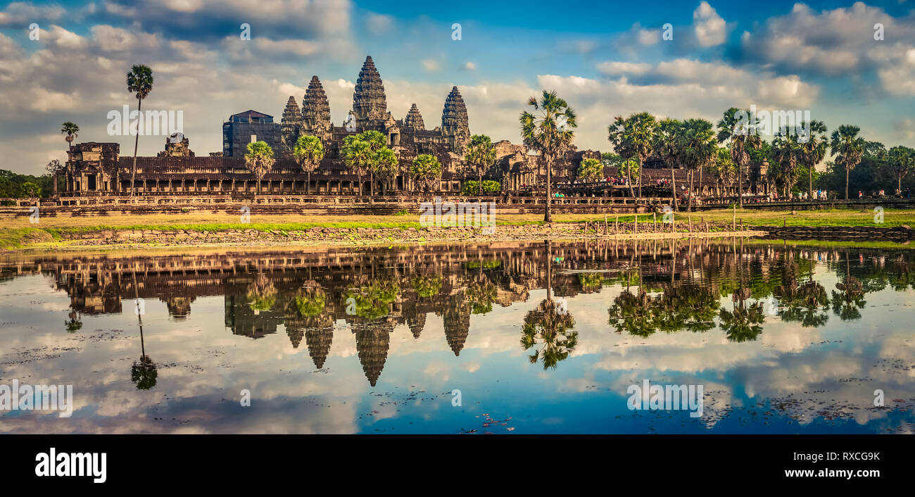 Angkor wat temple hi-res stock photography and images - Alamy