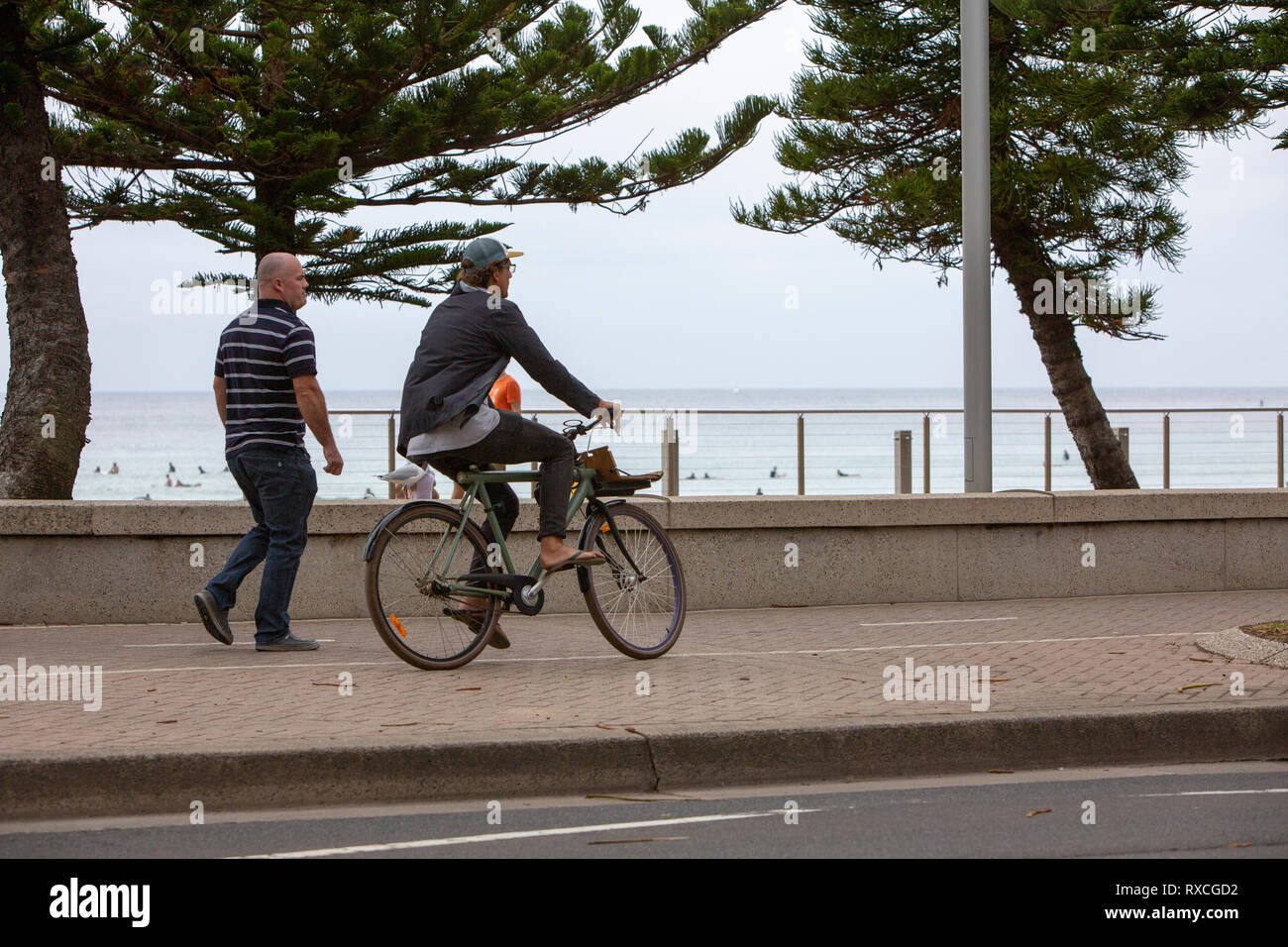 Manly man hi-res stock photography and images - Alamy