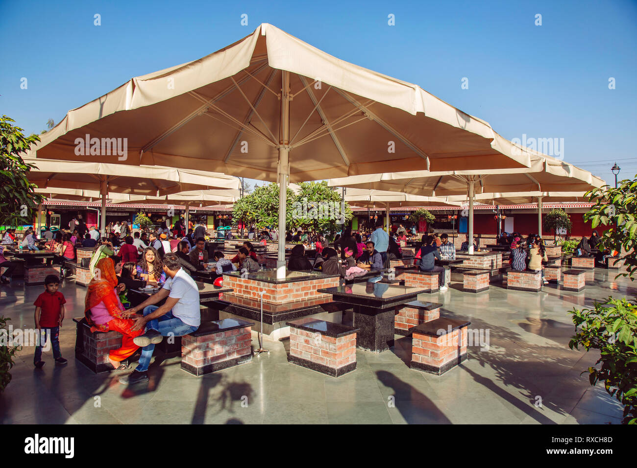 Food court india hi-res stock photography and images - Alamy