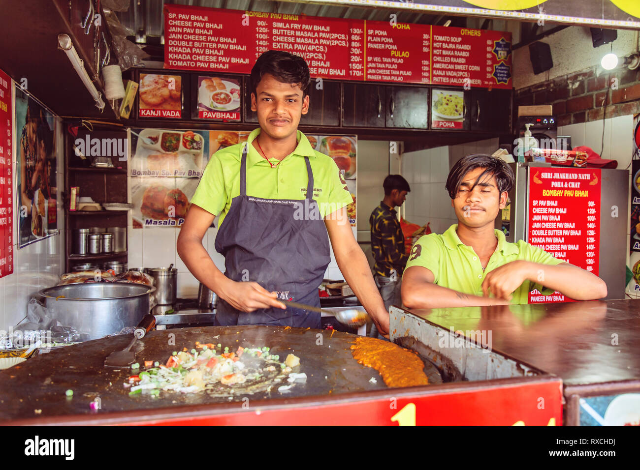 Food court india hi-res stock photography and images - Alamy