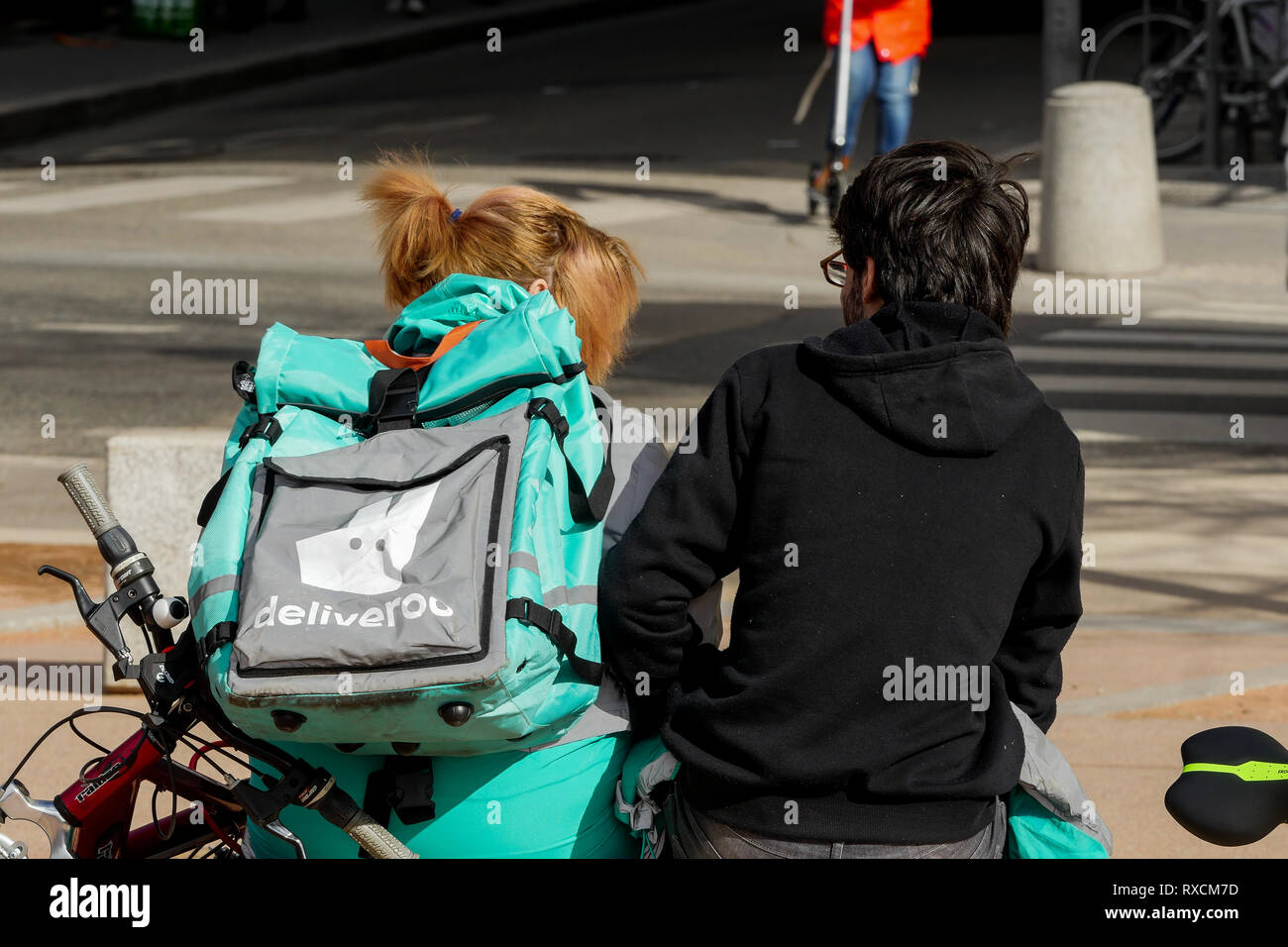 France deliveroo hi-res stock photography and images - Alamy