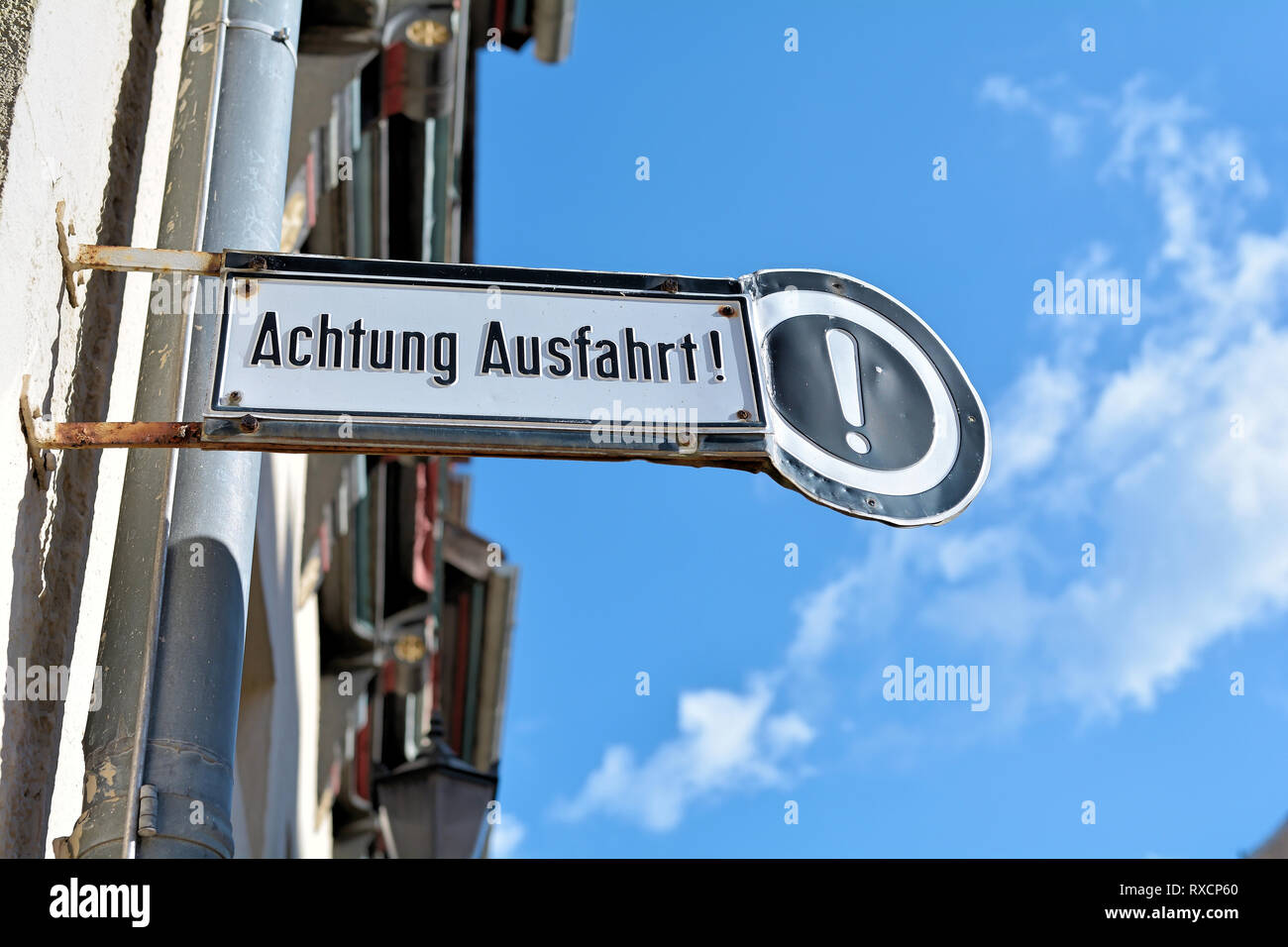 Keep exit free sign hi-res stock photography and images - Alamy