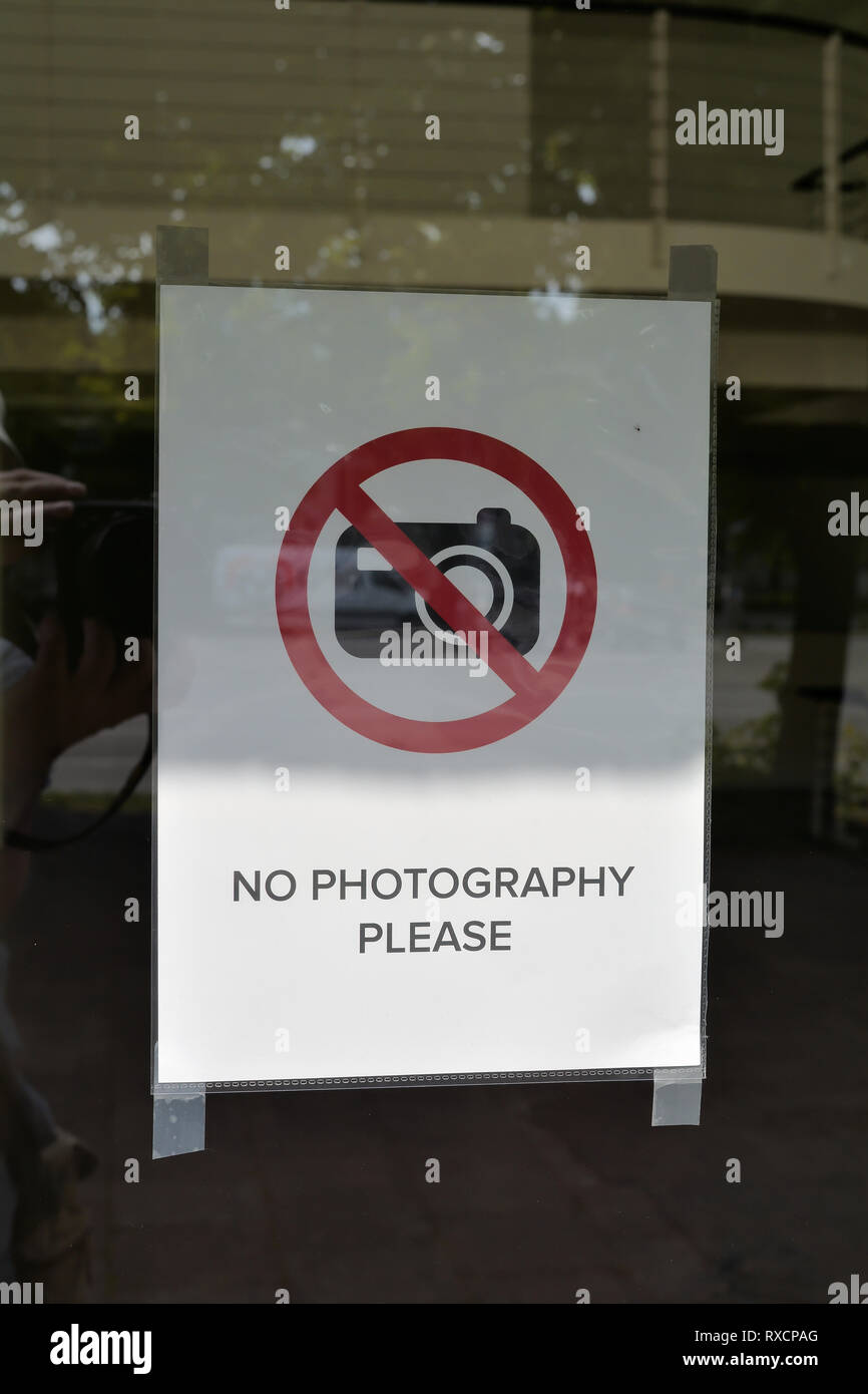 Camera prohibited symbol hi-res stock photography and images - Alamy