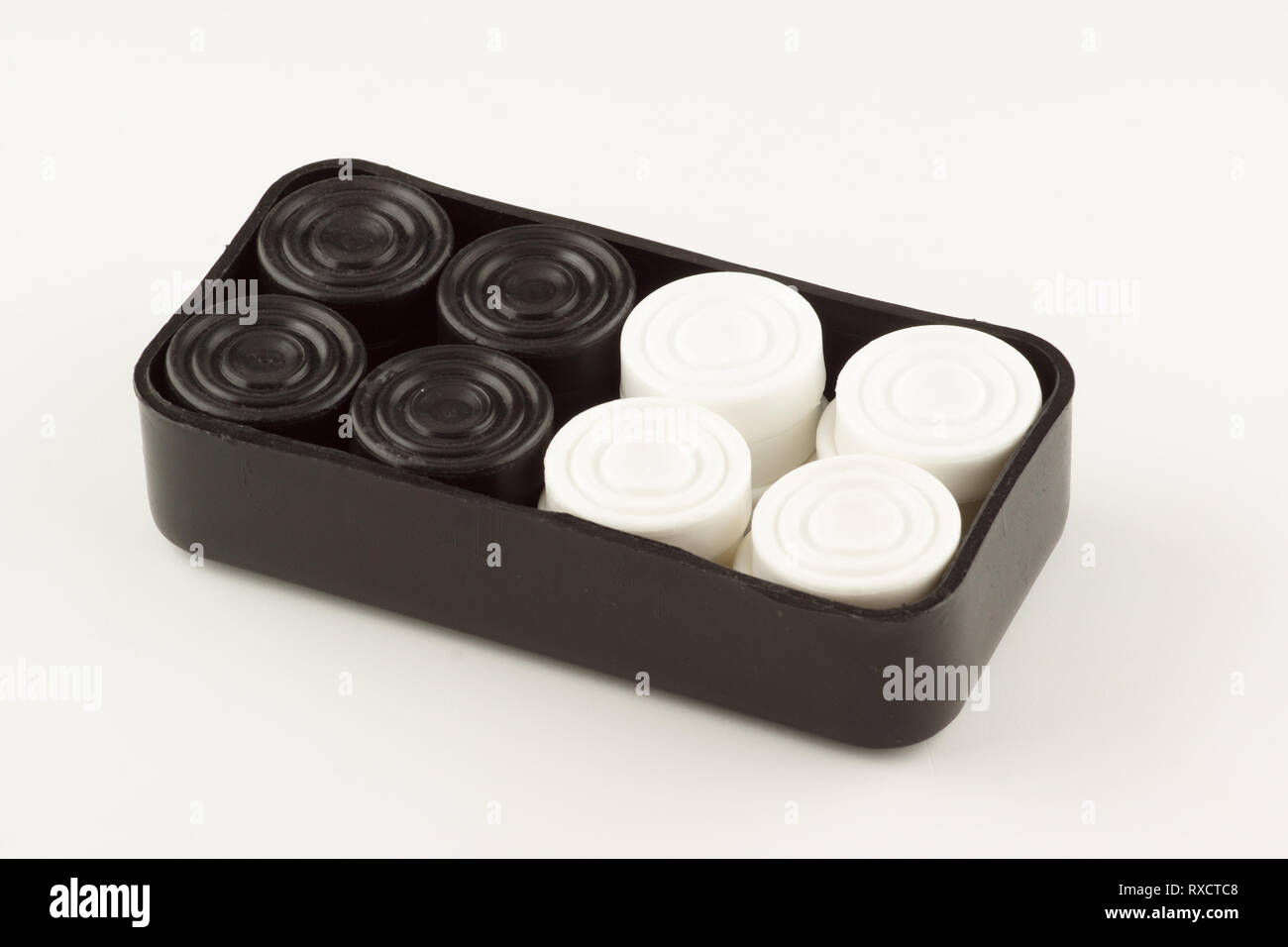 Black checker pieces hi-res stock photography and images - Alamy