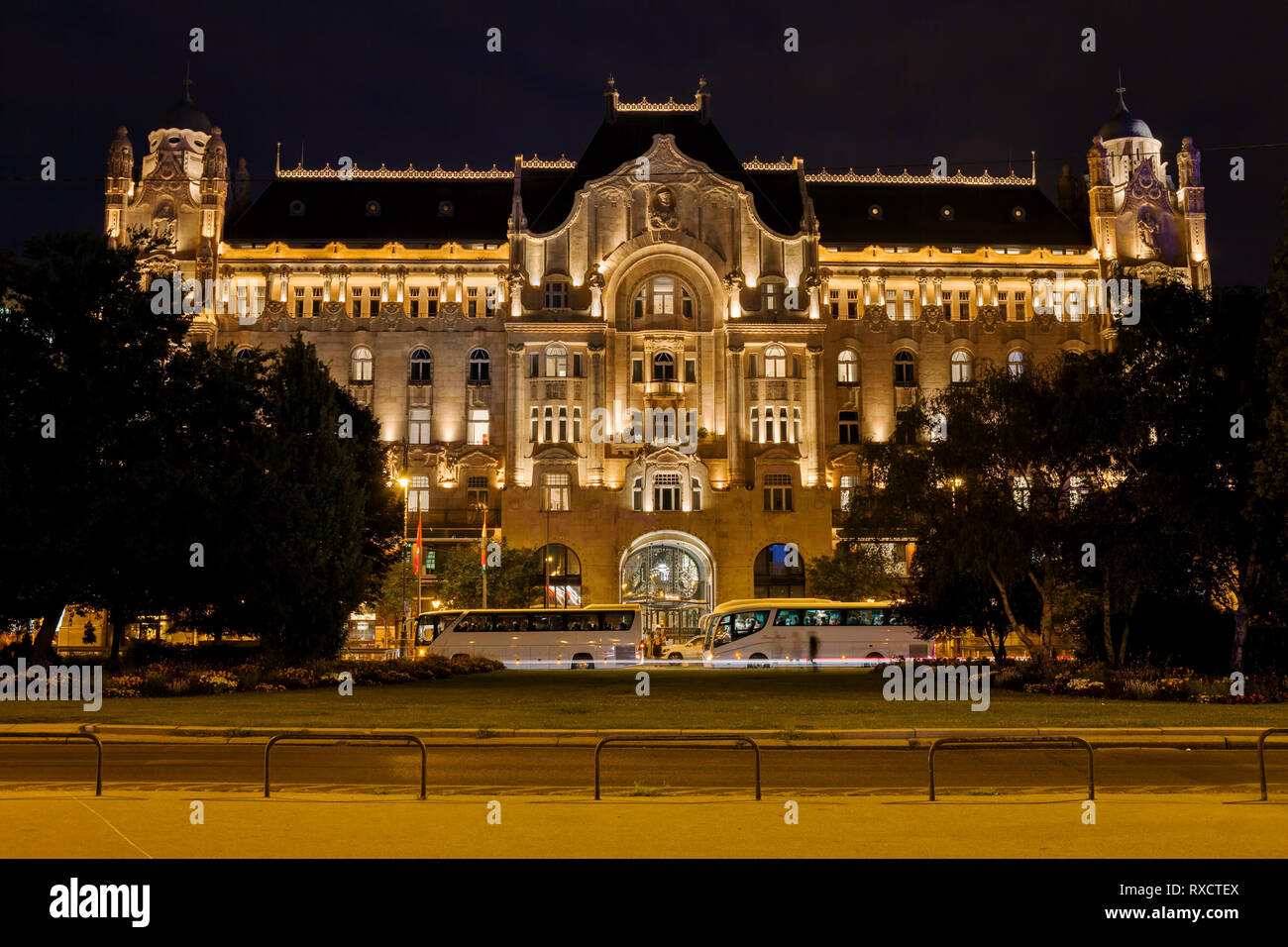 Hungary, Budapest, the Gresham Palace (Gresham-palota) building from 190r illuminated at night ...