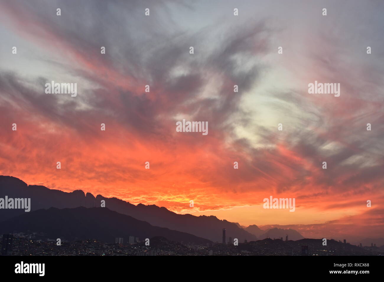 Monterrey mexico mountains hi-res stock photography and images - Alamy