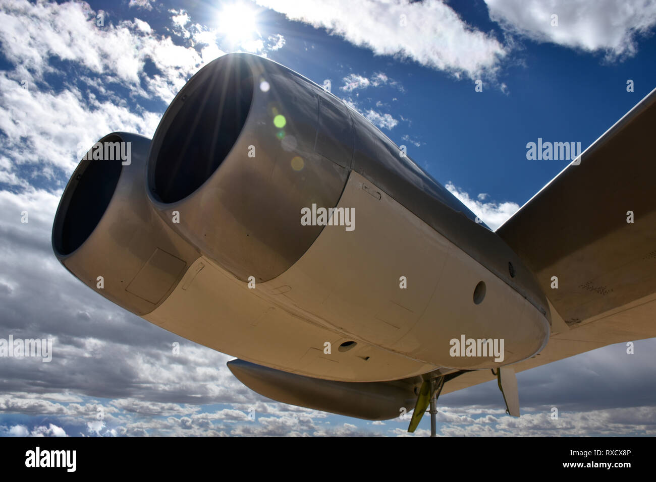 Big jet engines hi-res stock photography and images - Alamy