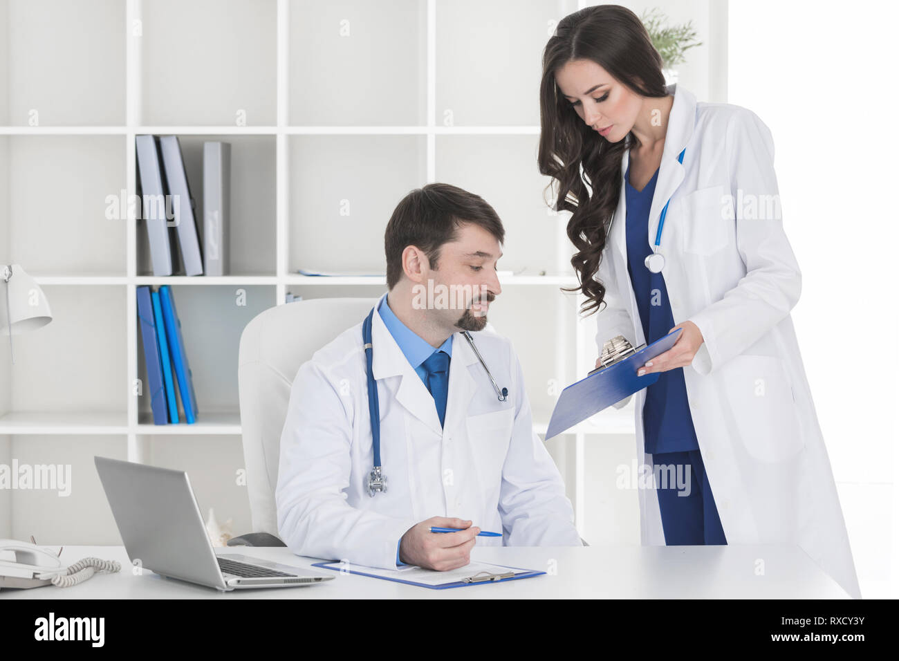 Medical team hospital checking hi-res stock photography and images - Alamy