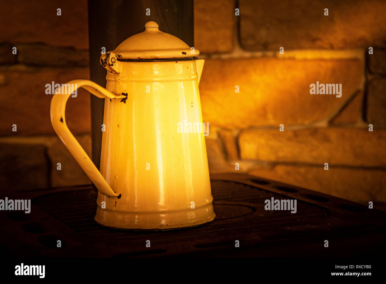 Old coffee can hi-res stock photography and images - Alamy