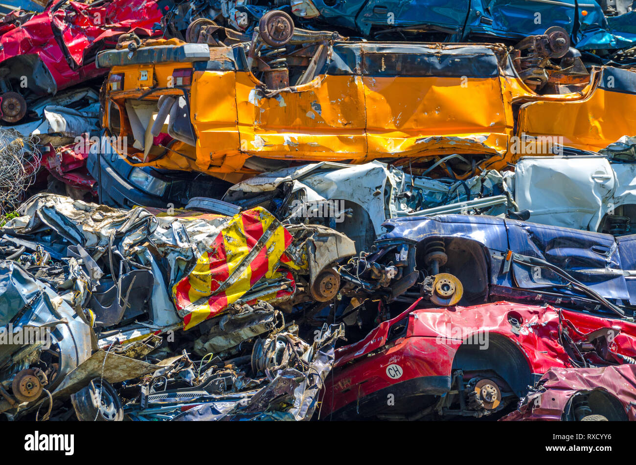 Stack of crushed cars hi-res stock photography and images - Alamy