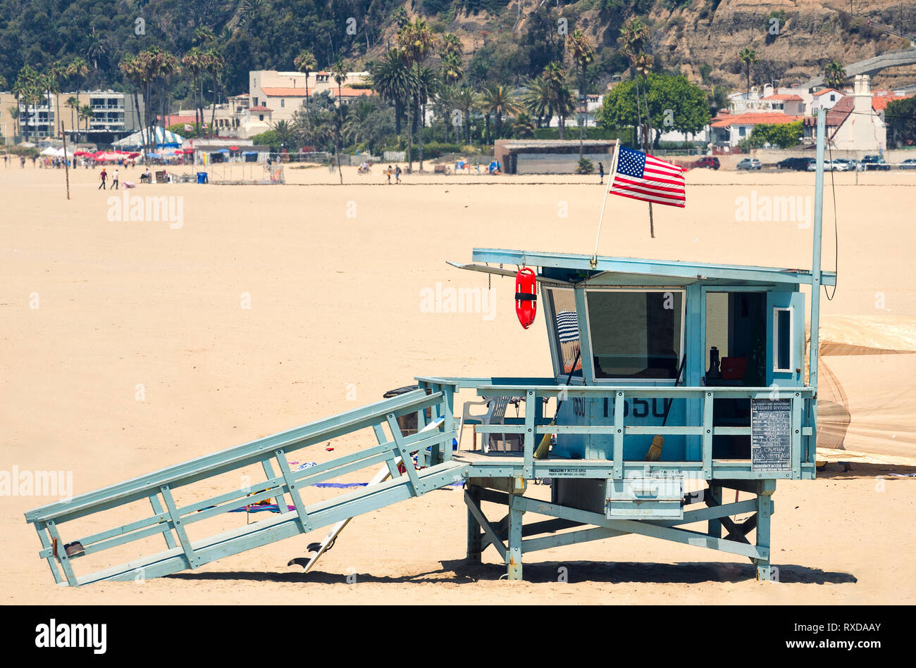 Beach lifeguard tower in Santa Monica, California Stock Photo - Alamy