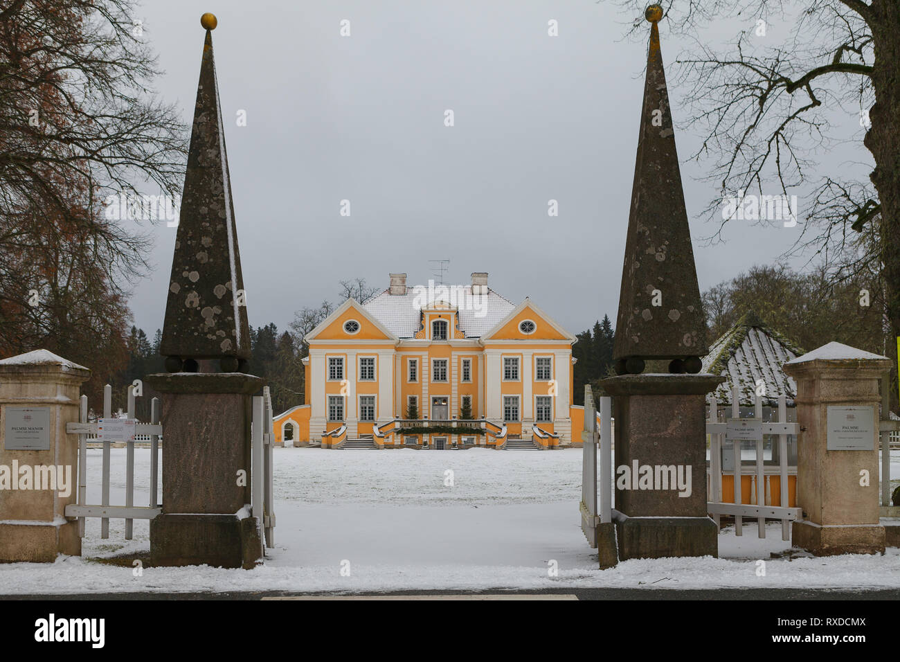 Estate palmse hi-res stock photography and images - Alamy