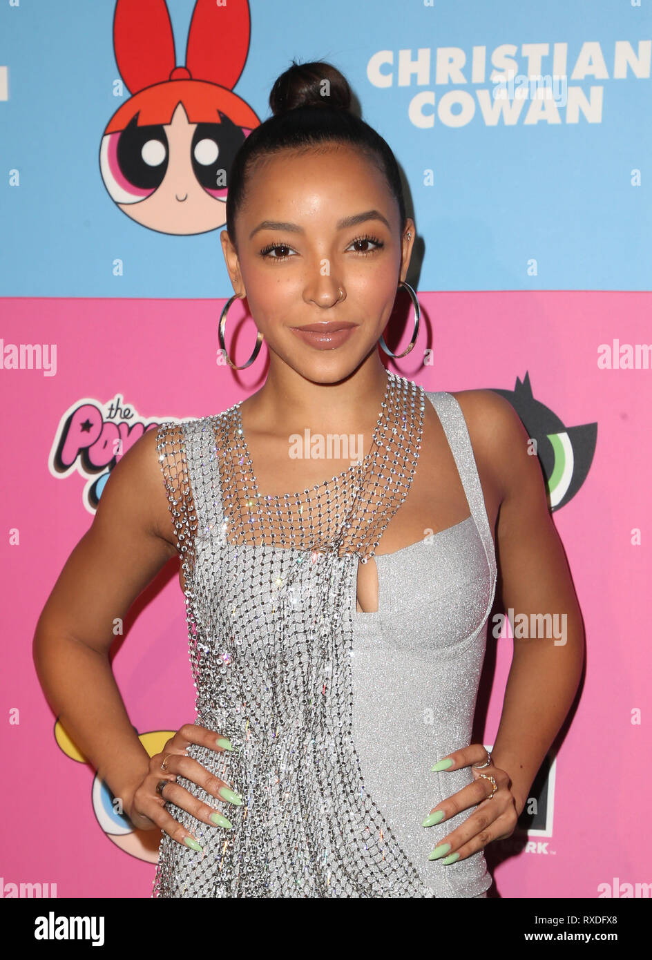 Christian social media hi-res stock photography and images - Alamy