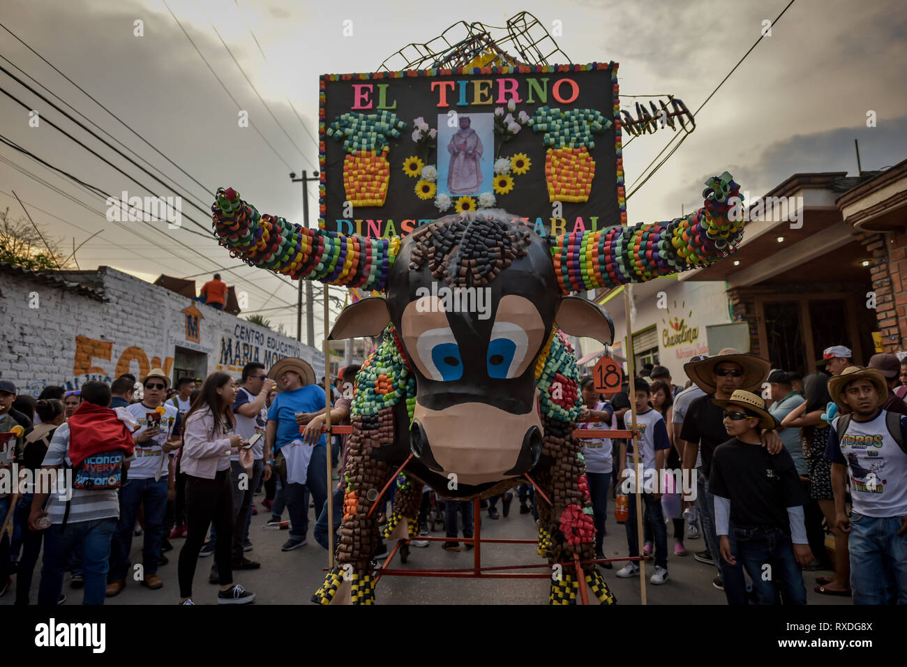 Tultepec, Mexico. 8th Mar 2019. A papier-mâché bull filled with ...