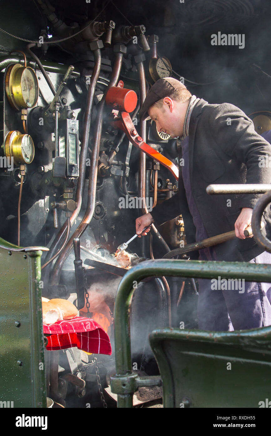 Driver fireman on steam locomotive hi-res stock photography and images ...